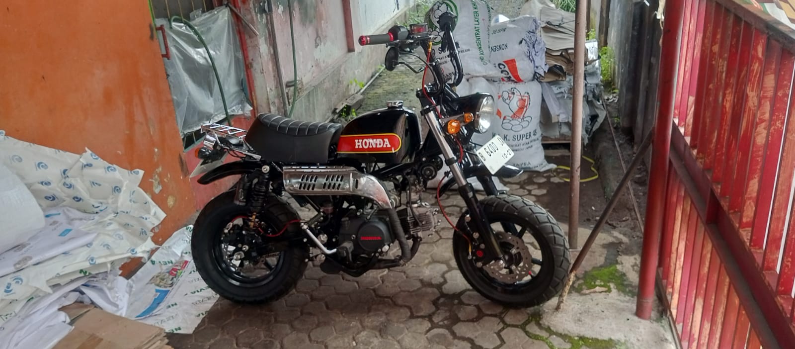 Honda ‘Monkey’ Supra X100, 2001 - Motolineid