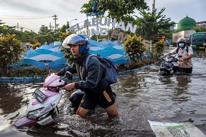 Jangan Nyalakan Mesin Motor Setelah Terendam Banjir, Ini Alasannya - Motolineid