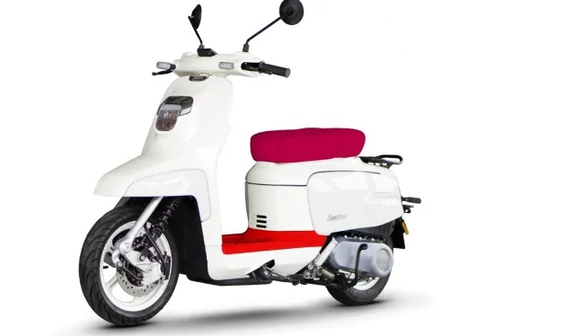 WMoto Swiftbee 125 Resmi Meluncur: Skutik Retro Futuristik Penantang ...