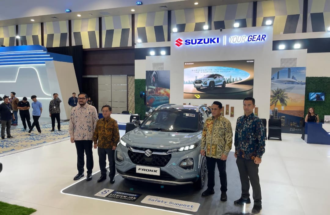 Suzuki Display 3 Unit Unggulan, Target 270 SPK di GIIAS Semarang 2025 ...